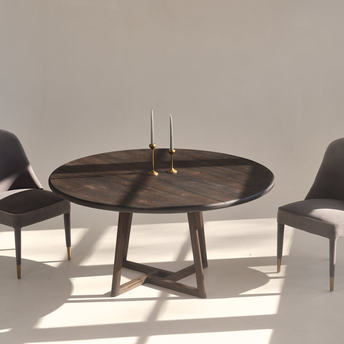 Iris Dining Table
